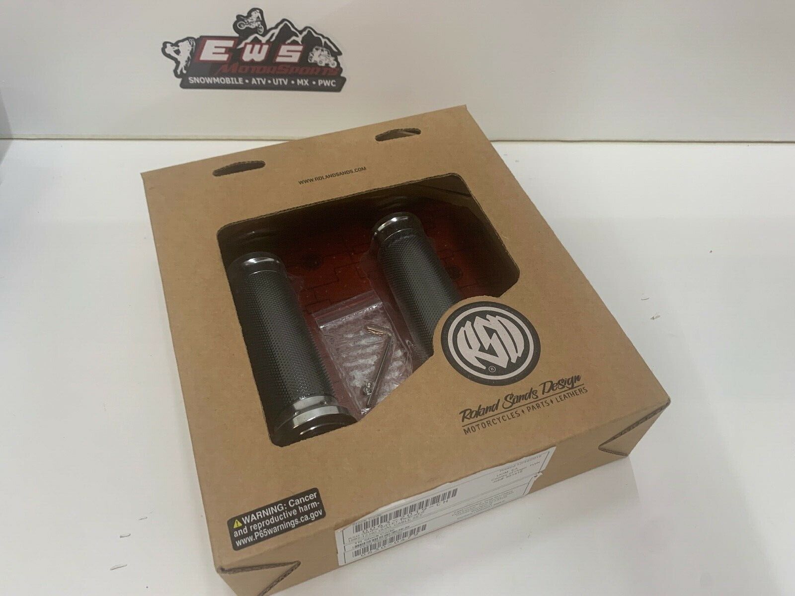 HARLEY DAVIDSON SOFTAIL ROLAND SANDS TRACKER GRIPS – EWS MotorSports